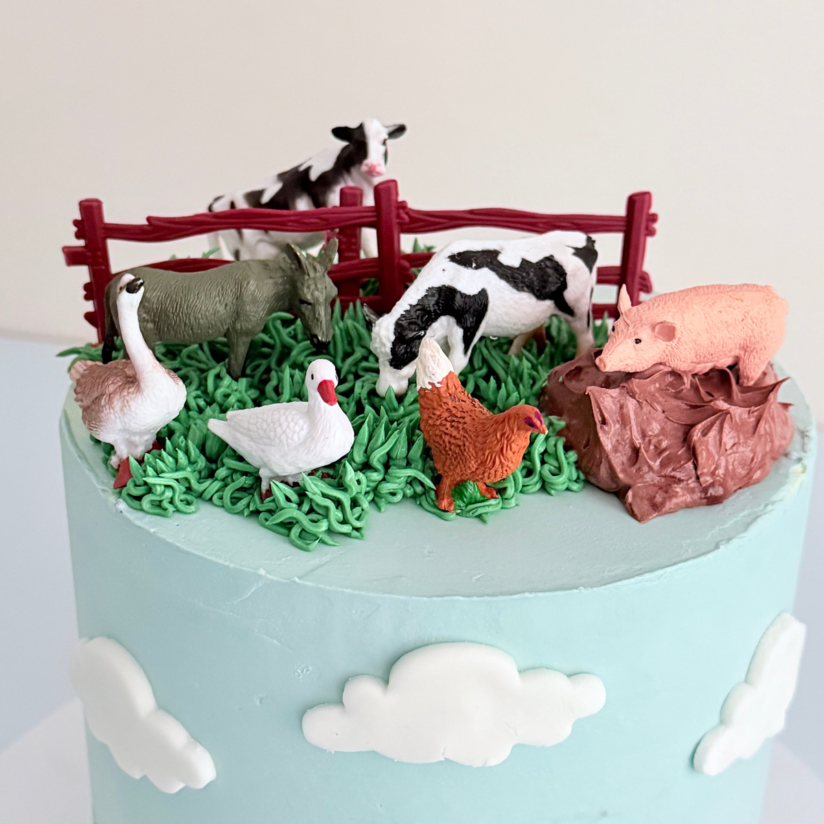 Farm Animals Tall Cake | Order Online & Get Fast Delivery in London